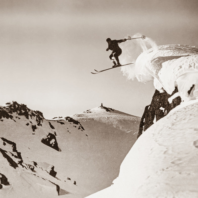 ALPINE SKI - 1935 - Photographer : Georges Tairraz – LIGHTMOTIF EDITIONS